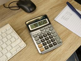 Dual Powered Calculator | Free Delivery